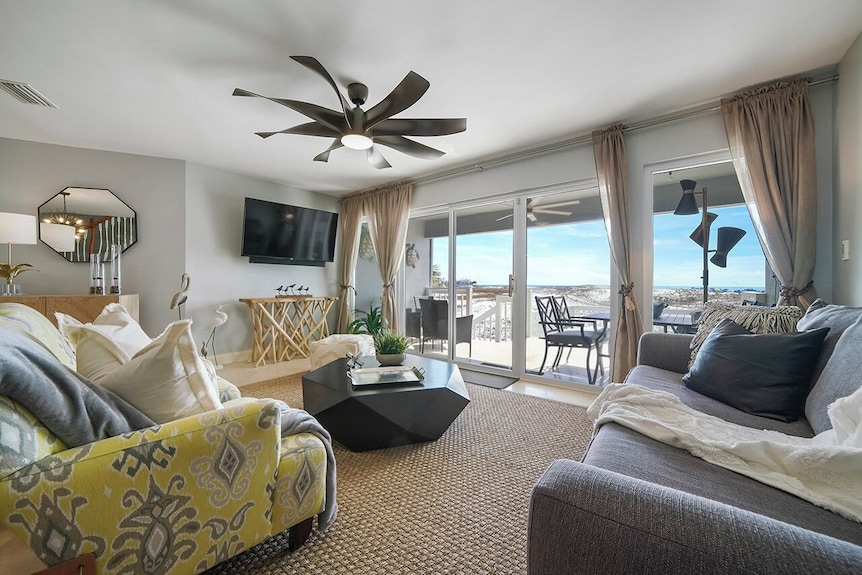 Family Tides - Beachfront Pet-friendly Duplex On Holiday Isle - Destin