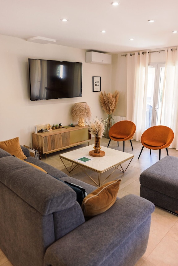 La Mouriesenne: Villa 7 Personnes, Piscine Chauffée Au Centre Du Village - Mouriès