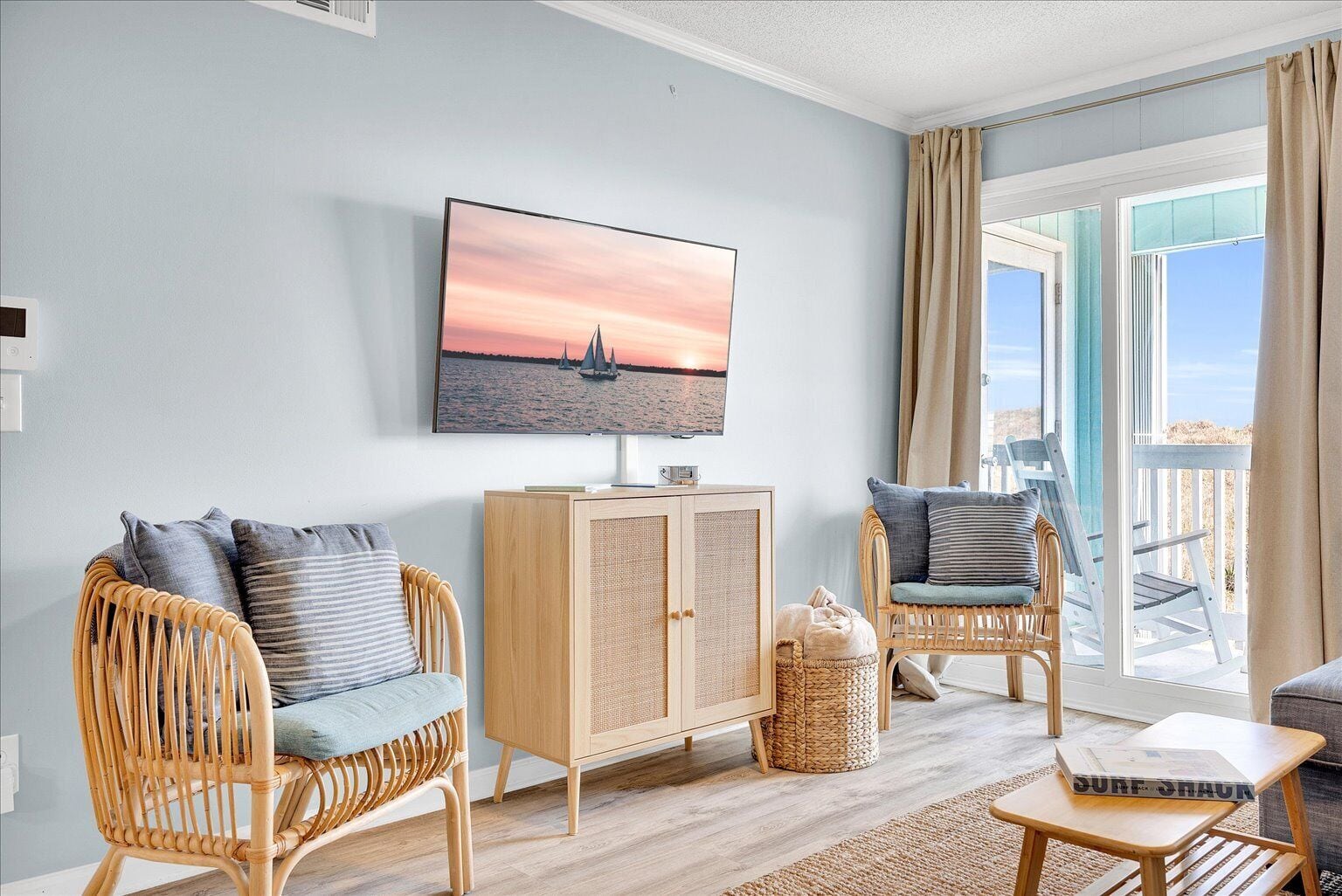 Oceanfront, First Floor, Saltwater Pool, King Bed - Carolina Beach, NC