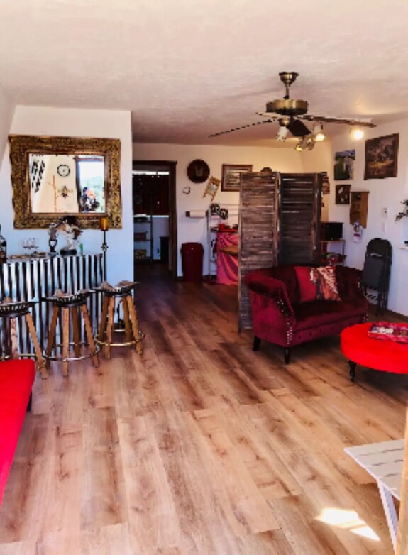 The Barn, Mini Petting Zoo - California