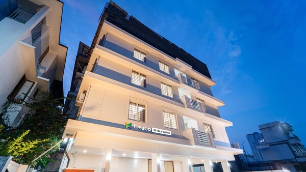 Treebo Petals Suites Marine Drive - Cochin