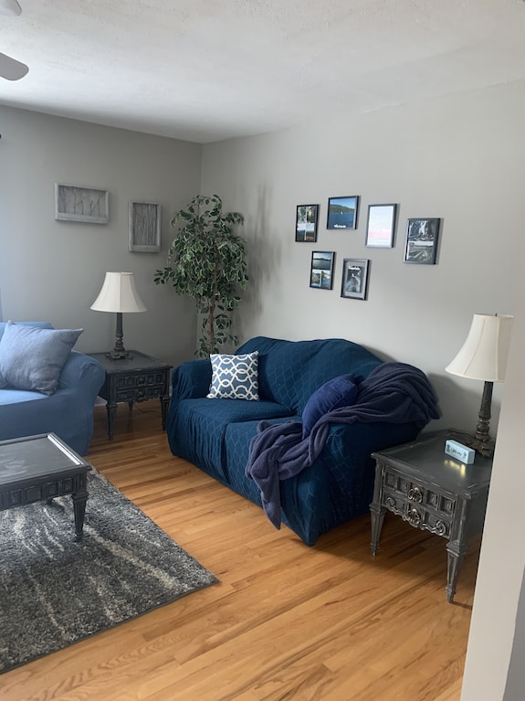 Lou's Loft Of Hampton, Tn - Boone Lake, TN