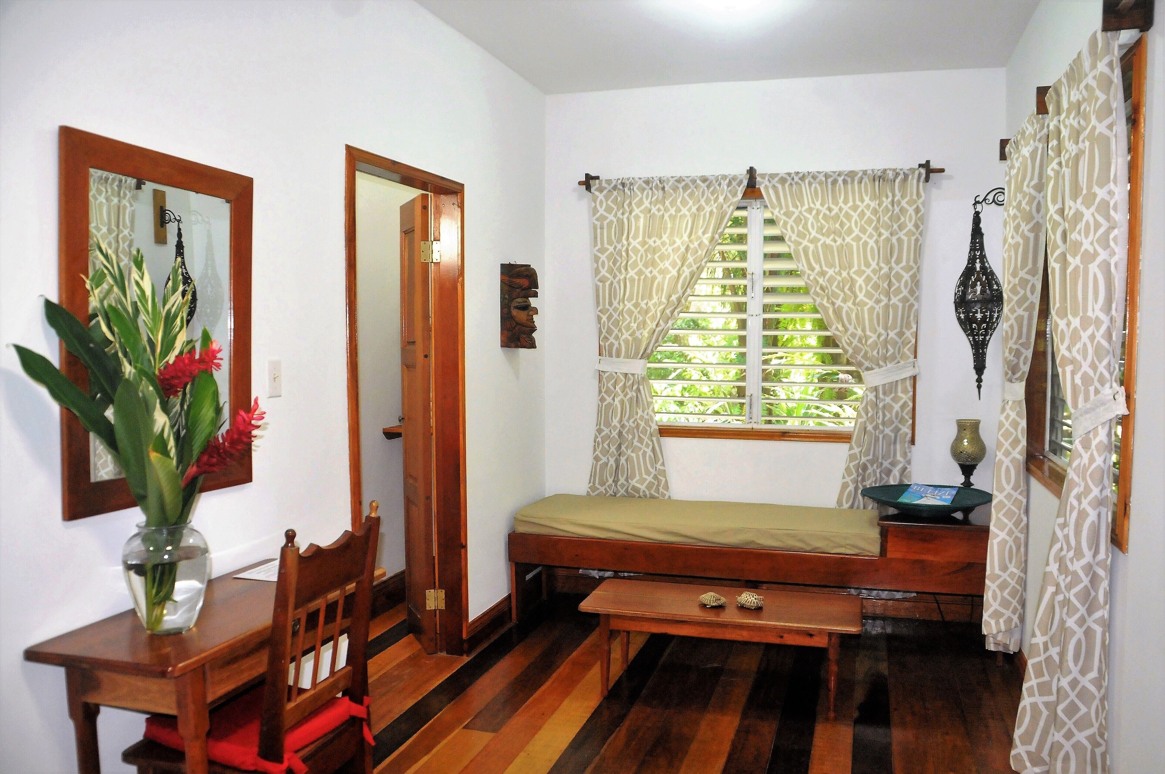 Huge! Belize Vacation Lodge, 1 To 6 Private Cottages Plus Fully Equipped Kitchen - Belize
