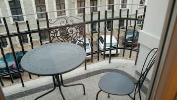 Apartamento Cidade | Sala de estar | TV de ecrã plano