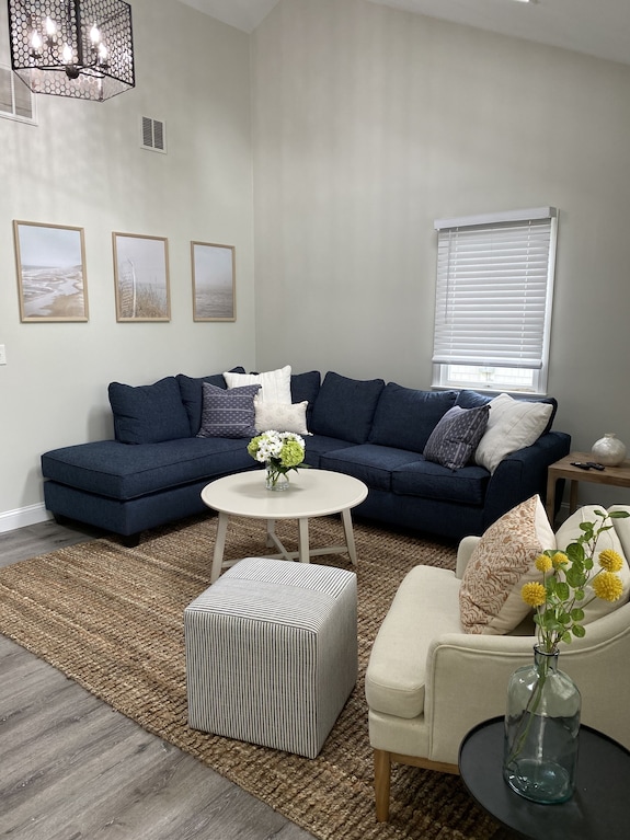 South Yarmouth- 3 Br Entire House Walking Distance To The Beach - Brewster, MA