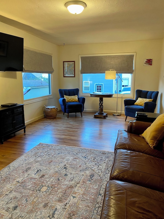 Historic Downtown Cottage - Astoria, OR