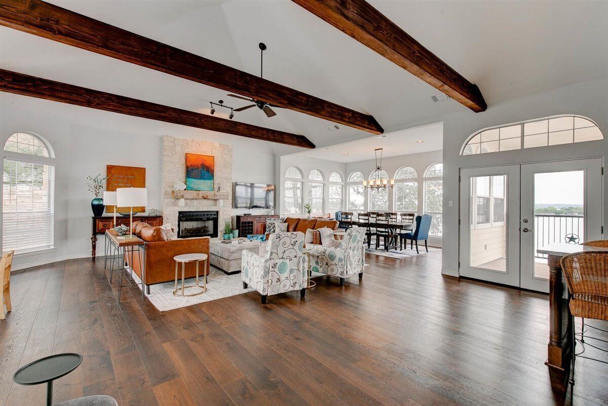 Gorgeous Home With A View From Every Room With Swim Deck And Boat Dock - Granbury, TX