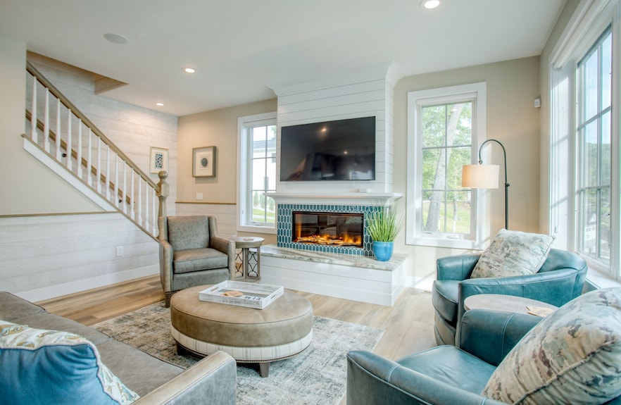 Traverse City Lakemore Resort, Side By Side Luxury Lakefront Homes On Arbutus Lk - Michigan