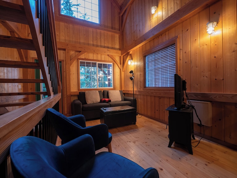 The Cabins - 2 Bedroom - Rainforest Starboard Side! - Vancouver Island
