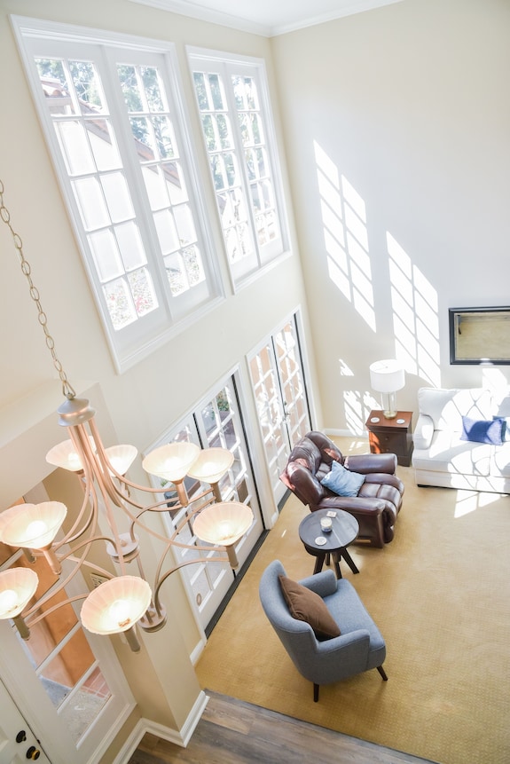 Long Beach 2-story Stunner In Quaint Neighborhood - Long Beach, CA