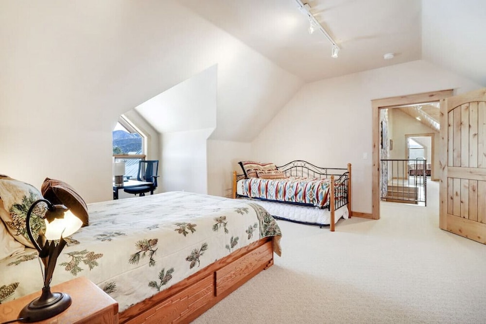 Home On The 5th Green - Golf, Gameroom, Huge Patio - New Mexico