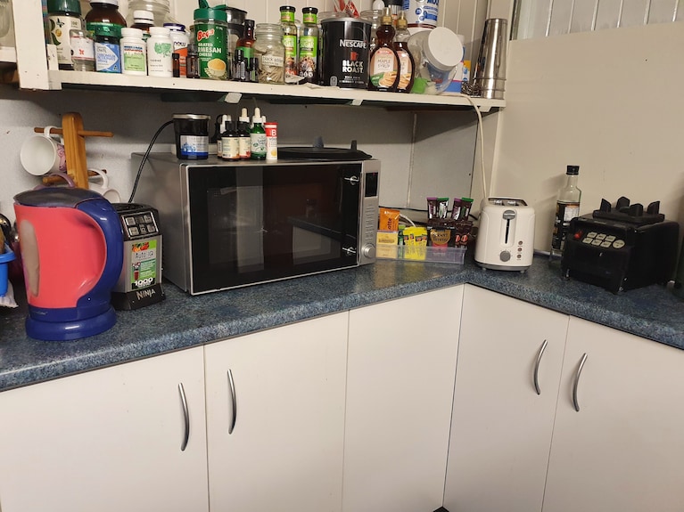 Meyenburg House, Front Room, Budget Double Room With Shared Bathroom & Kitchen - Queensland