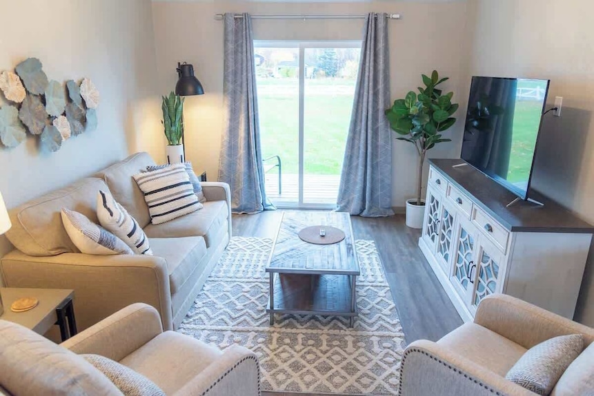 Upscale Mountain View Stay Steps To Downtown - Alaska