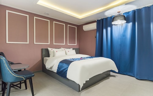 Uijeongbu G Hotel - Uijeongbu