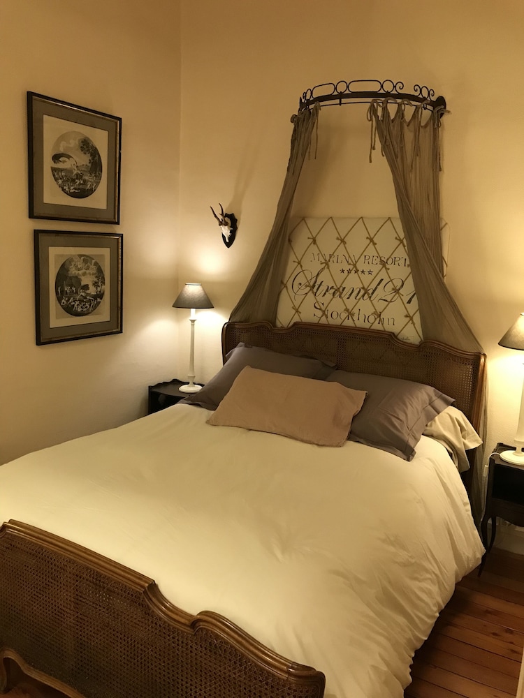 Charm Of A Family Home - Bias