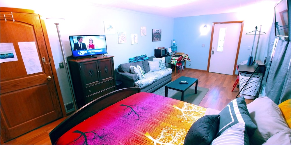 Pet Friendly, Brunet Island Studio, Ice Age Trail, Old Abe Trail, Kayak Docks - Cornell, WI