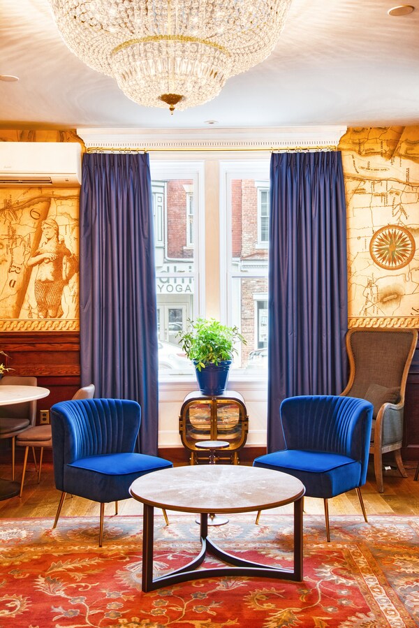 Hudson Whaler - Hudson, NY