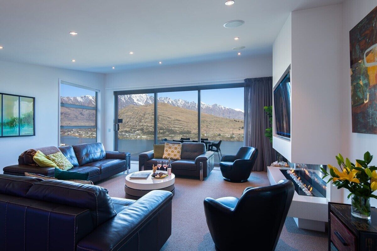 Alpine Edge  Hot Tub, Fireplace, Remarkables View - Queenstown