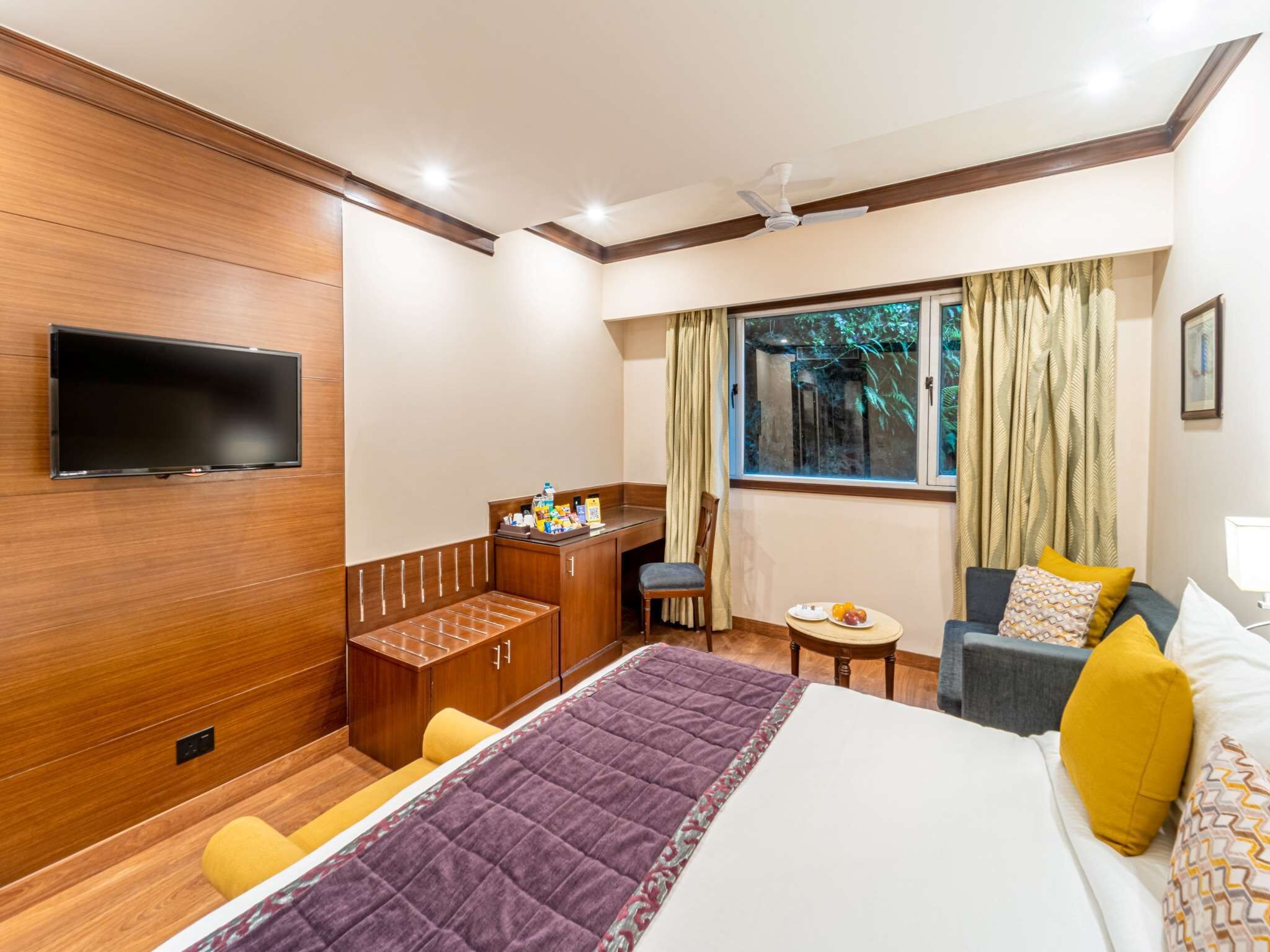 Quarto Deluxe, várias camas | Roupa de alta qualidade, camas de colchão Select Comfort, minibar 