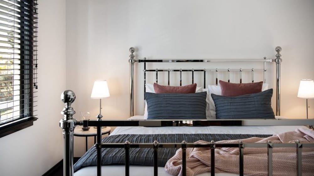 Cricklewood - A Gorgeous Miner’s Cottage, Lovingly Restored And Beautifully Renovated - Daylesford