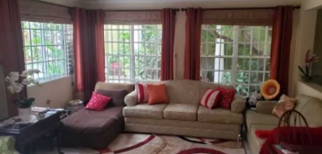 Charlton Garden Villa - Kingston