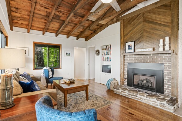 The Mountains Are Calling At  The Hummingbird Hideaway! - North Carolina