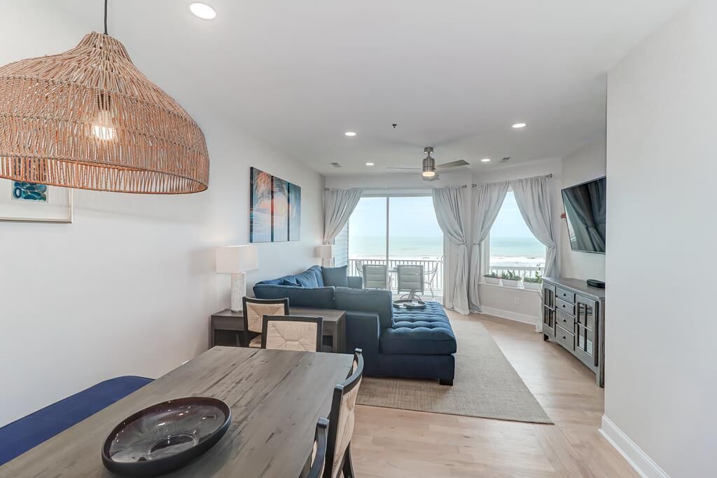 Panoramic Ocean Views - Top Floor - Elevator - 폴리 비치