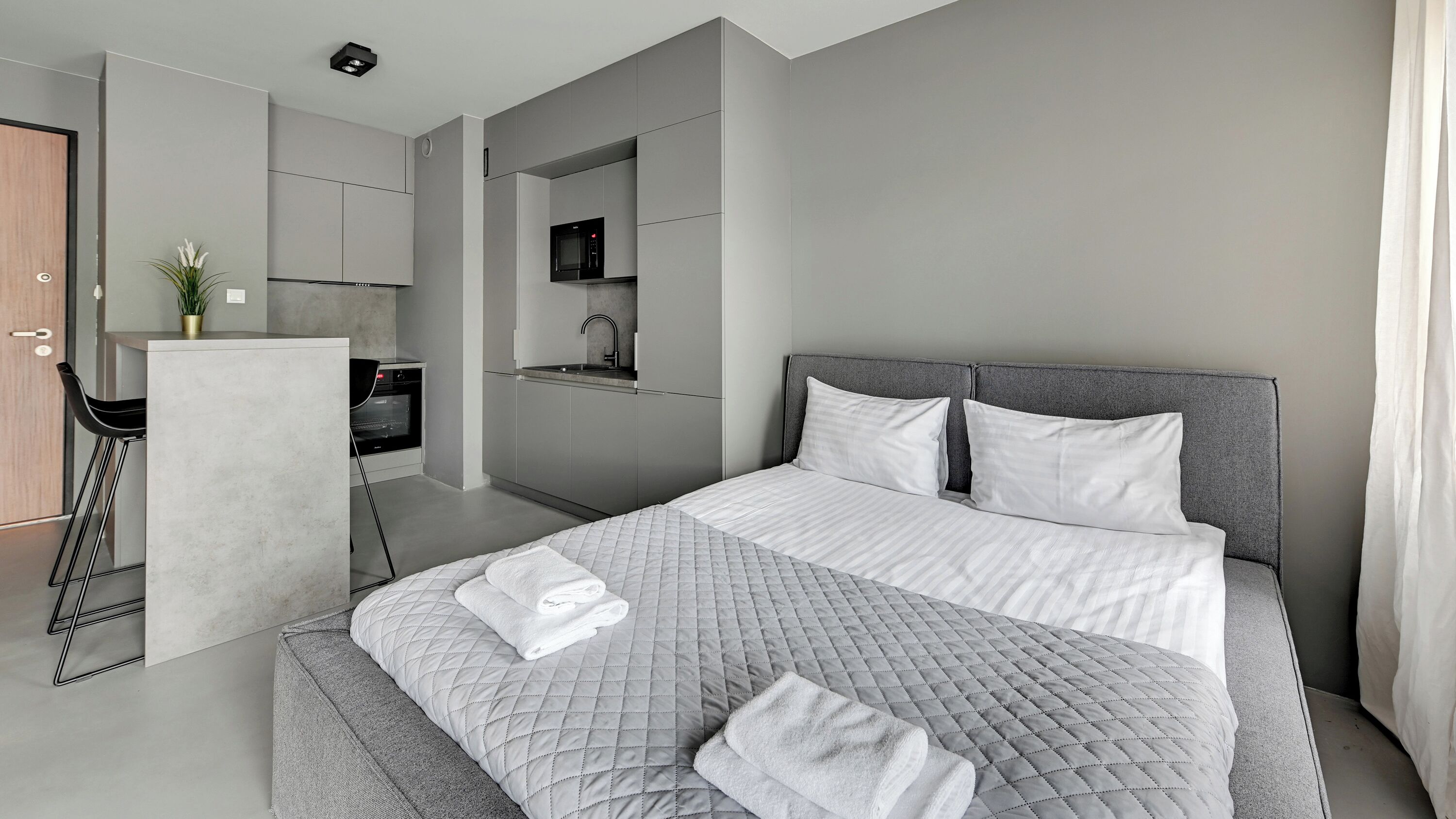 Suite-Estúdio (12) | Com decoração personalizada, com mobília individualizada, Wi-fi grátis 