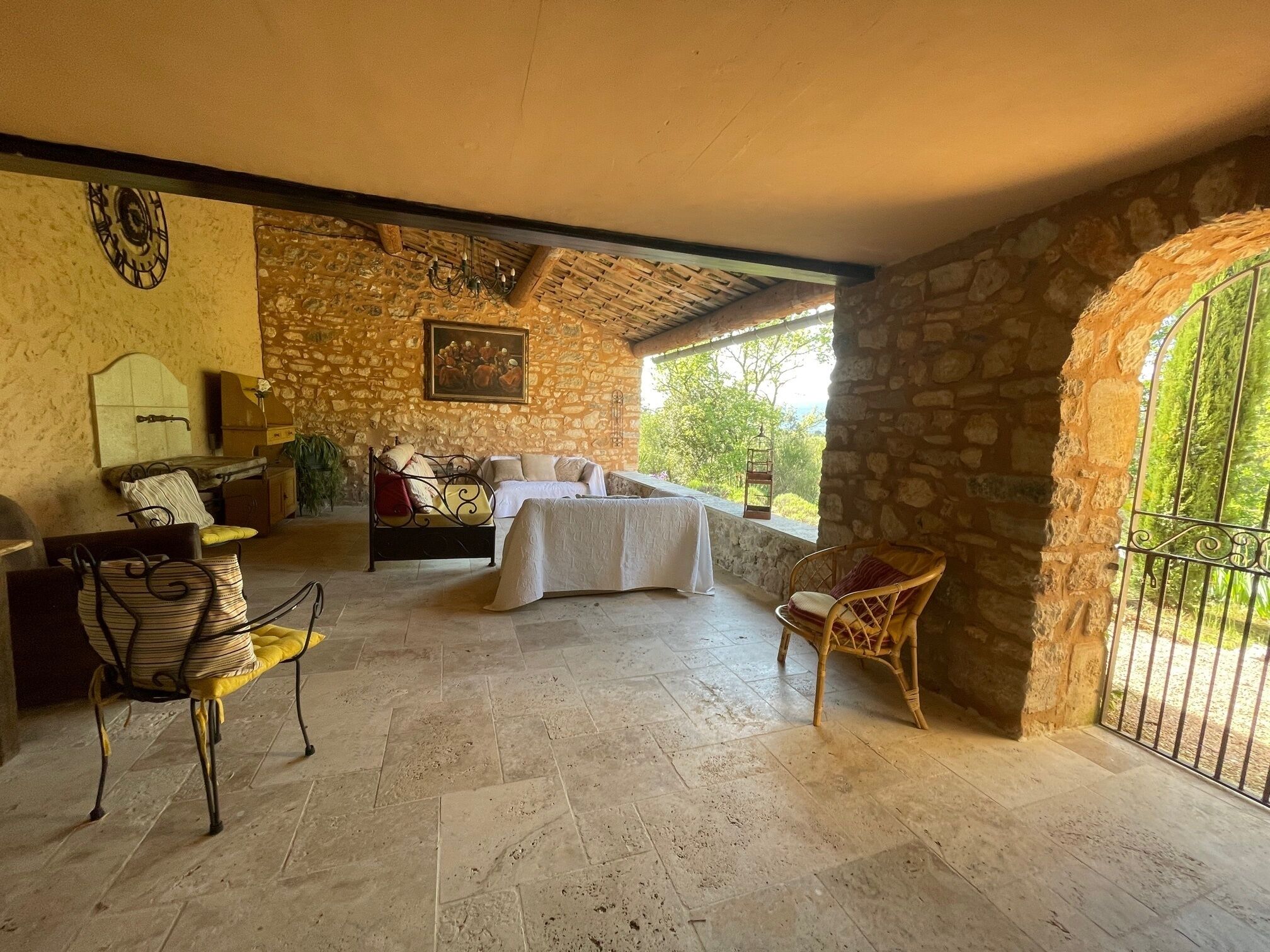 Gîte Les Cyprès, à Roussillon, Dans Mas Restauré - Roussillon