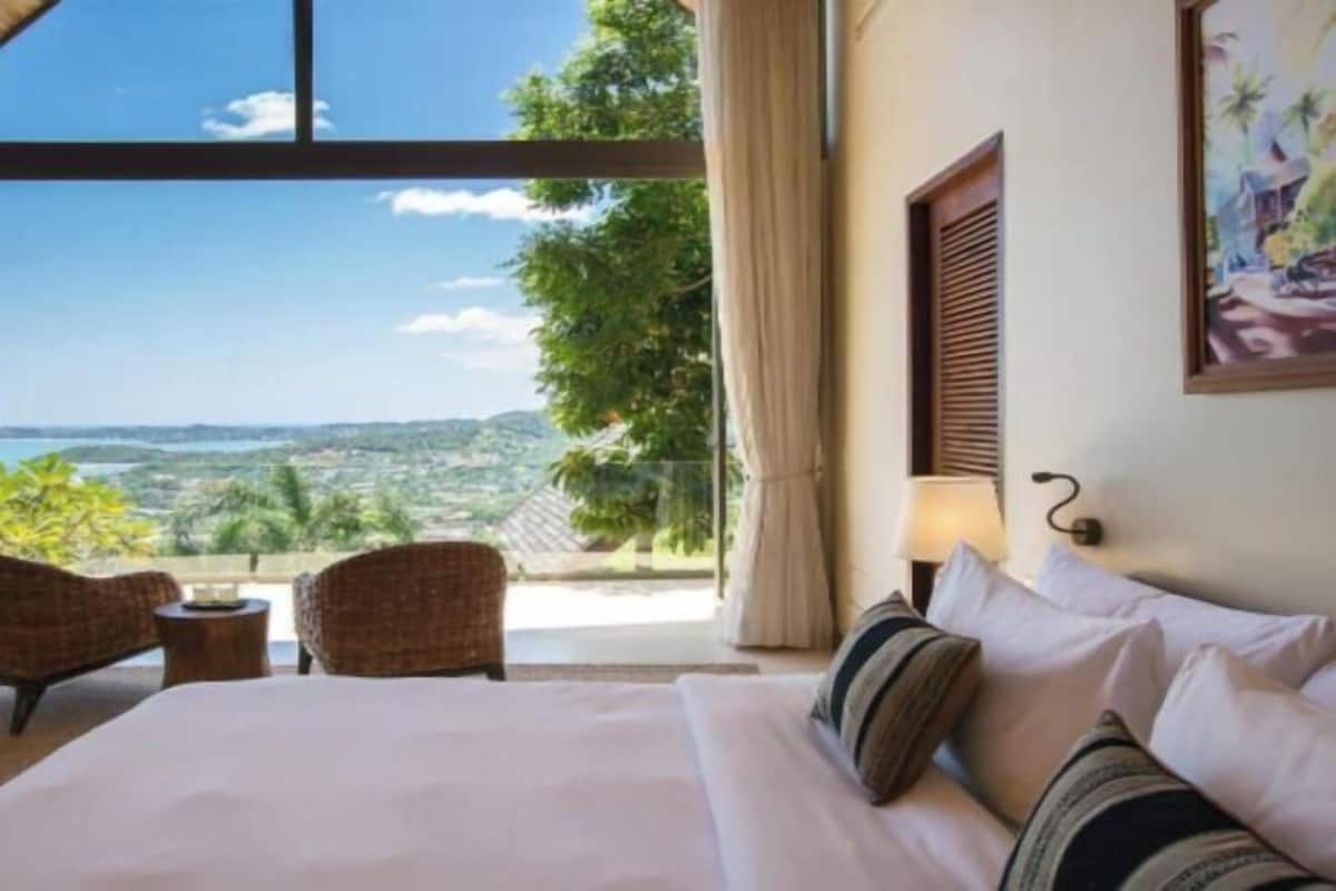 Cofre no quarto, secretária 