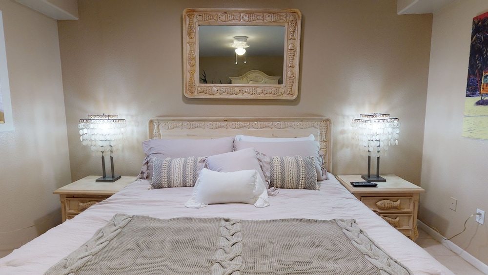 Sm160 Newly Remodeled Condo, Close To The Beach With Boardwalk - Corpus Christi, TX