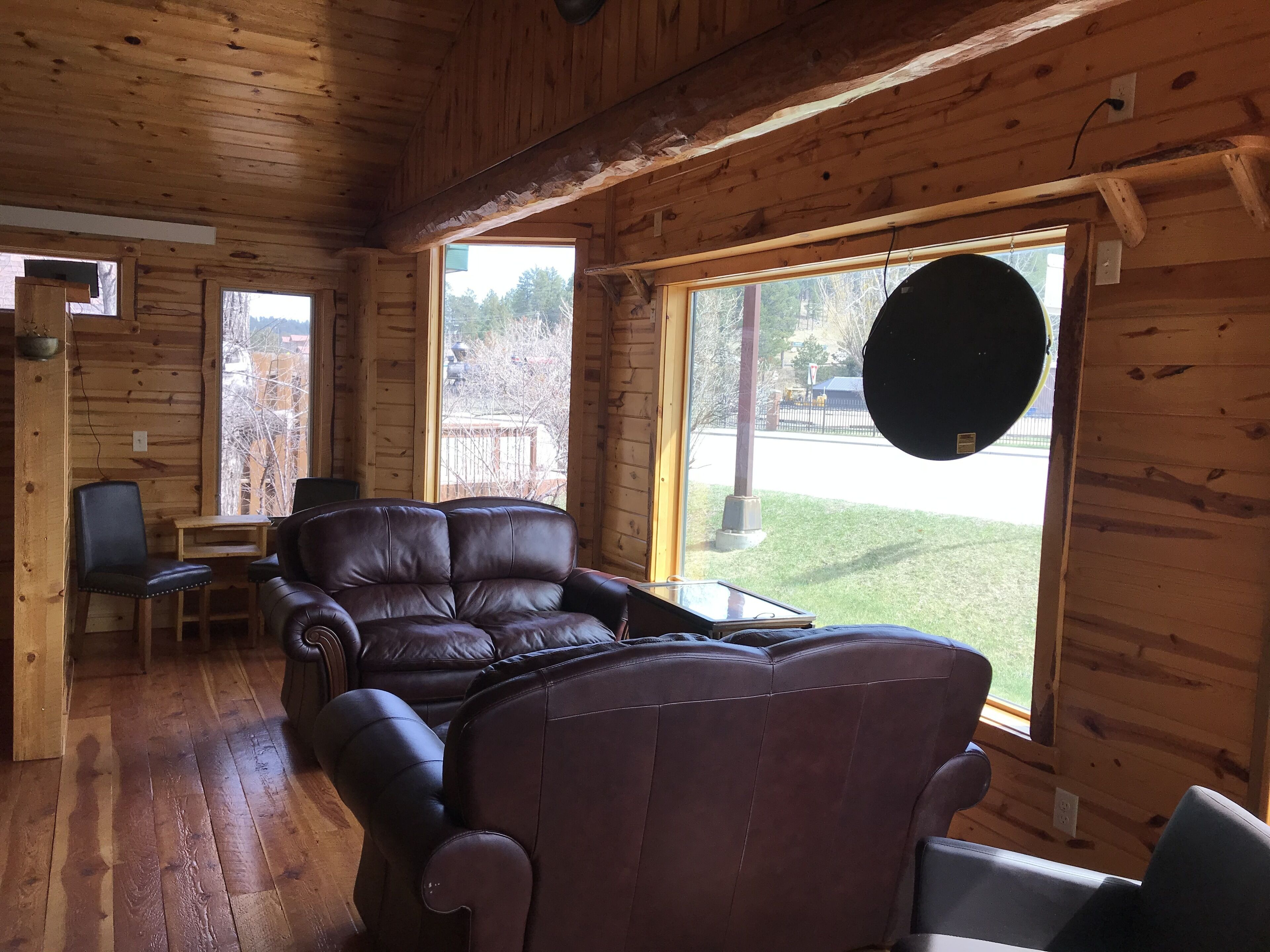 Mountain Peaks Inn, Green Mountain Suite, Downtown Hill City - Hill City, SD