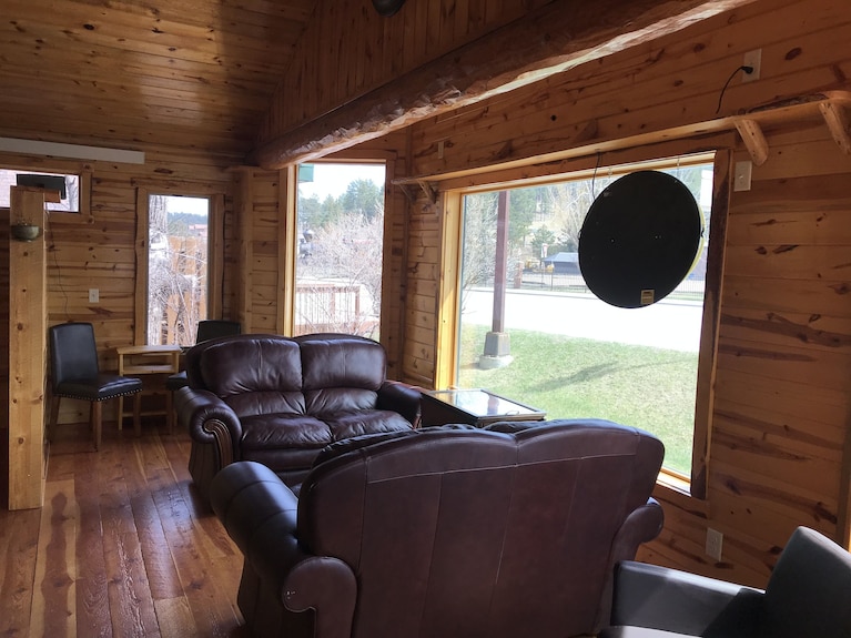 Mountain Peaks Inn, Green Mountain Suite, Downtown Hill City - Mount Rushmore National Memorial