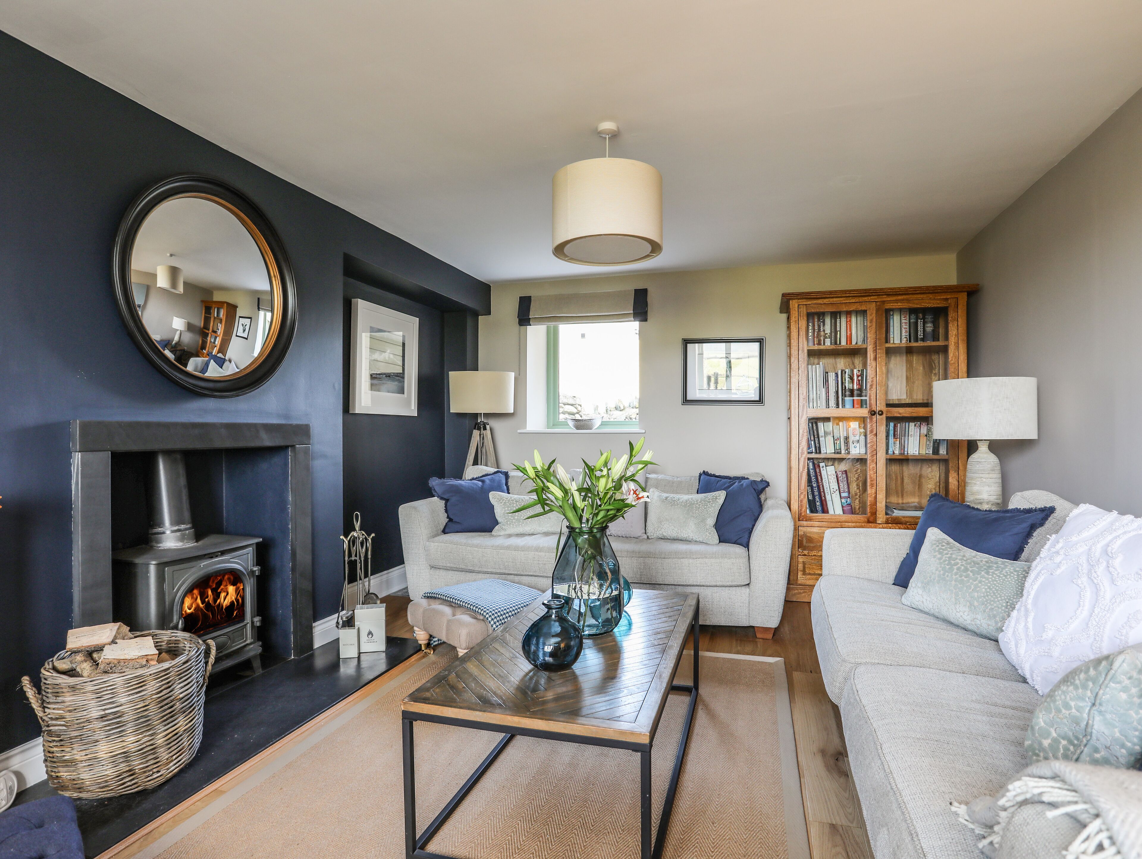 Dolwaenydd, Pet Friendly, With Hot Tub In Brynsiencyn - Anglesey