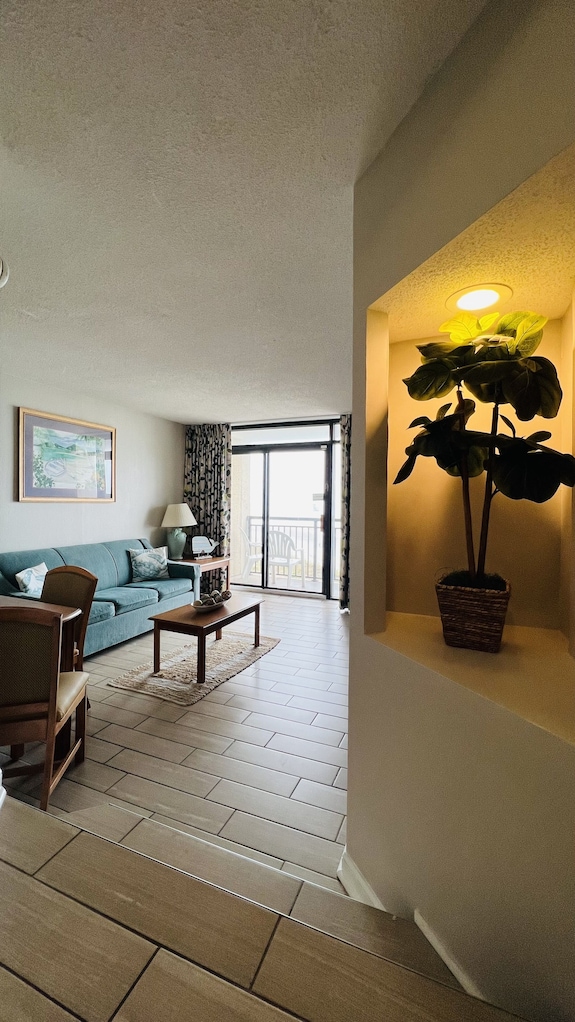 Oceanfront Family-friendly Resort In Prime North Myrtle Beach Location! - South Carolina