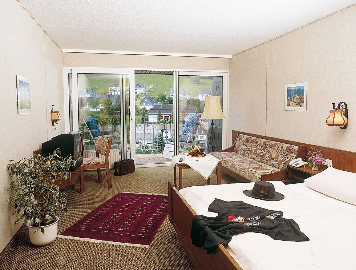 Double Room With Balcony-wilzenberg Side - Schmallenberg