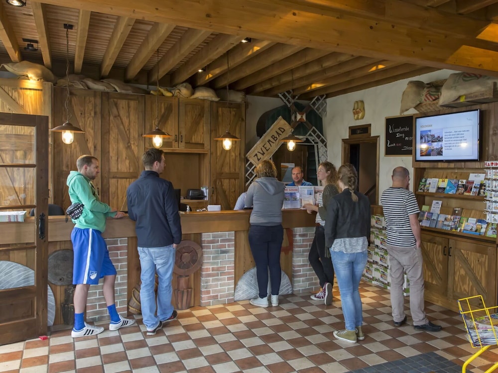 Schönes Alleinstehendes Ferienhaus Für 6 Personen Mit W-lan, Tv, Terrasse Und Parkplatz - Alkmaar