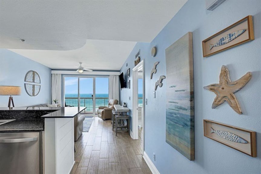 Peaceful Palms - Panama