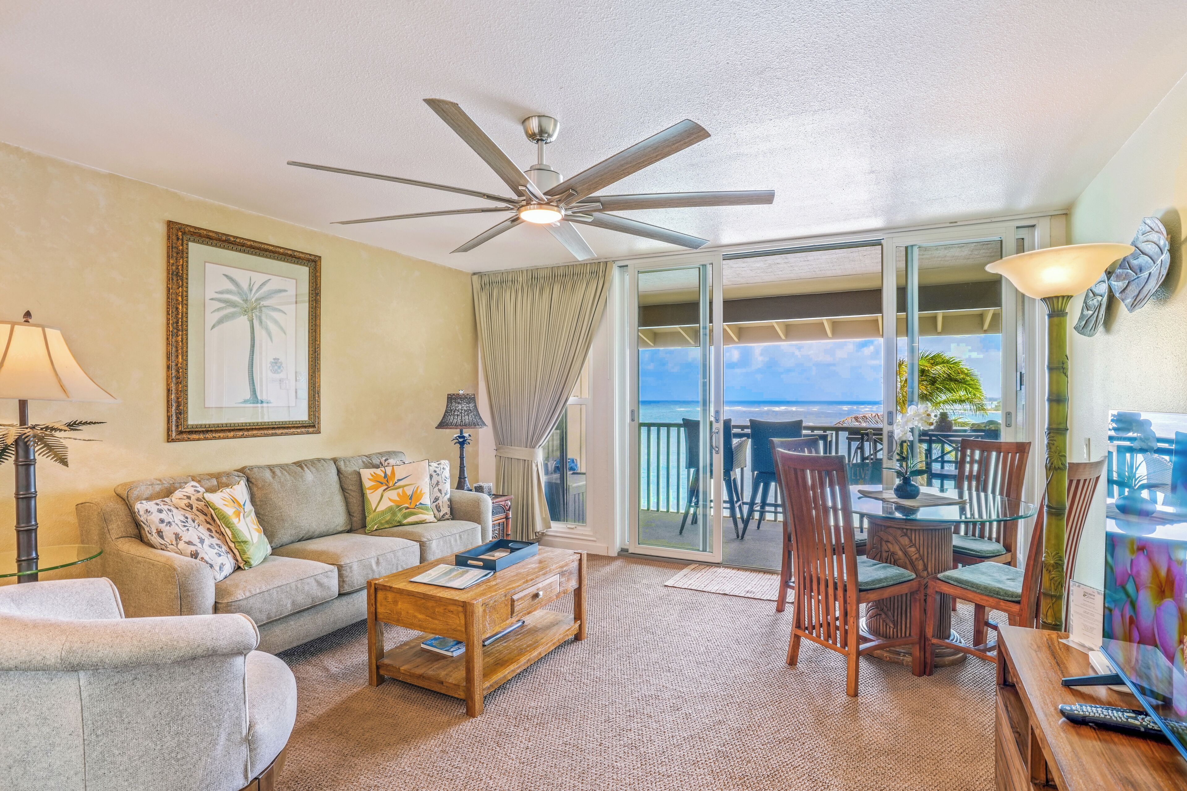 "Oceanfront Condo: Coconut Tree & Ocean Views, Whale Watching, Paddlers, And Surfers At Wailua Bay!" - Kauai, HI