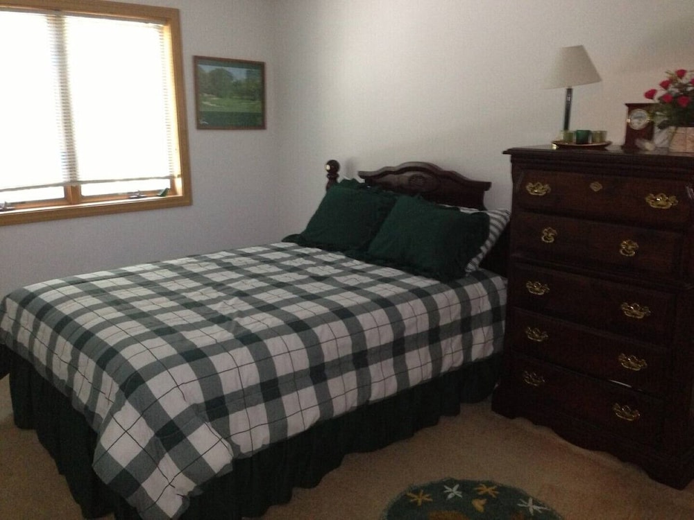 Mountain Condo Minutes From North Conway - North Conway, NH