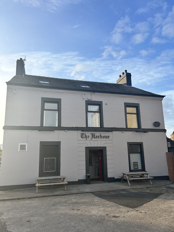 The Harbour Inn - Barrow-in-Furness
