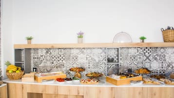 Pequeno-almoço tipo buffet diário incluído