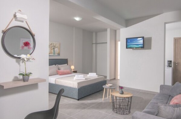 ゴールデン サンライト バイ エスティア - クレタ島