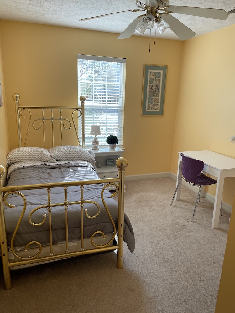 Lovely 3br, 2 Ba Oak Island Sea Cottage - Oak Island, NC