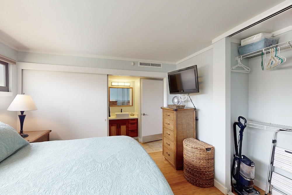 Sugar Beach Resort Condo W/ A/c, Ocean View-great Location - Maui, HI