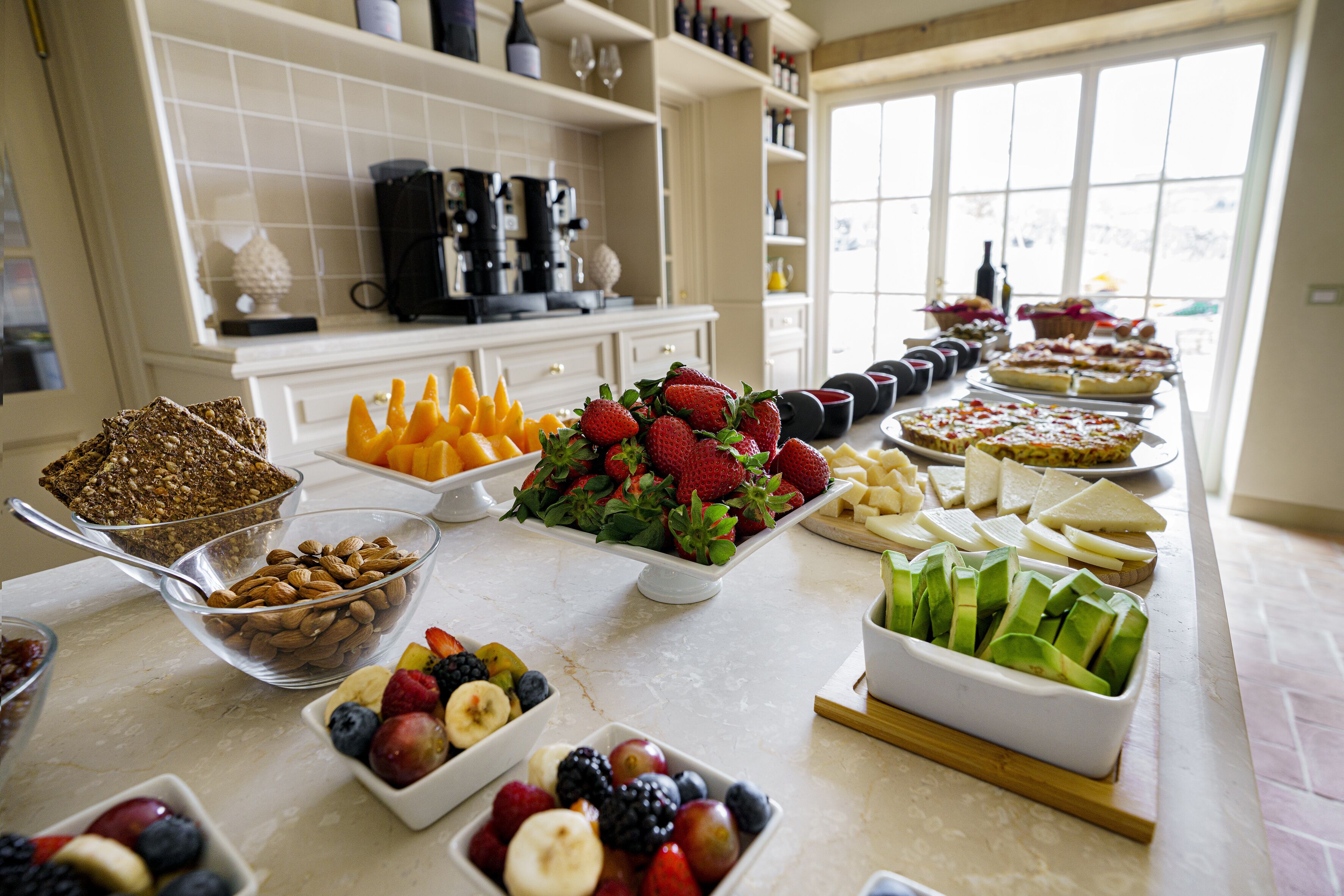 Café da manhã com buffet grátis todos os dias