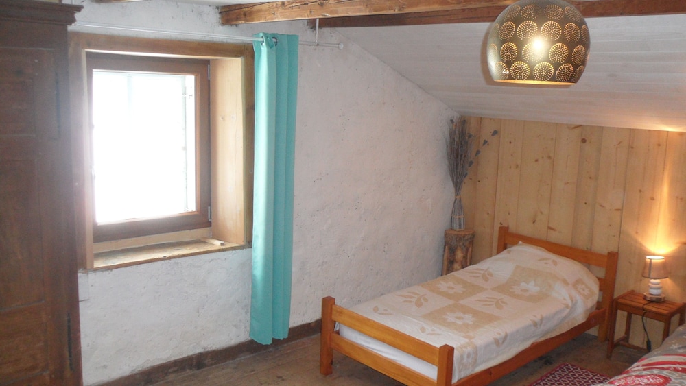 Gîte 3 Ch. 10 Pers. Sans Voisin Sur 30 Hectares - Saint-Genis-Pouilly