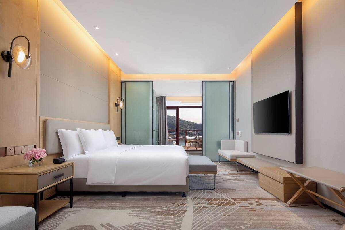 Quarto Standard, 1 cama king-size, vista para o porto | Roupa de alta qualidade, camas de colchão viscoelástico, minibar 