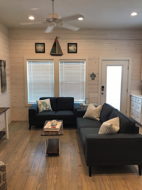 Hammerhead, New 2 Bedroom / 1 Bath Bungalow - Port Aransas, TX