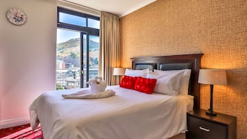 Apartamento (2 Bedrooms) | 2 quartos, cofres nos quartos, individualmente decorados